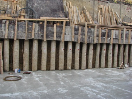 PILOTI FORATI - Masini si utilaje constructii, Utilaje constructii